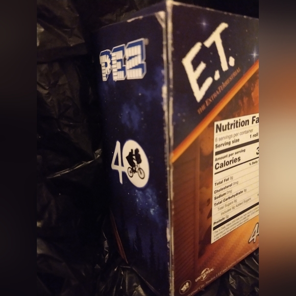 PEZ | Games | Pez Candy Dispenser Et 4th Anniversary Gift Set Extraterrestrial | Poshmark